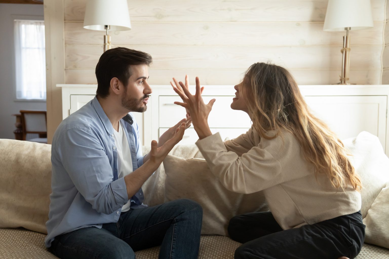 Signs of Insecure Disorganized Attachment in Relationships